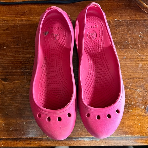 CROCS | Shoes | Crocs Ballet Flats Hot Pink Size 6 | Poshmark